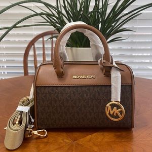 Michael Kors | Bags | Micheal Kors Small Purse | Poshmark